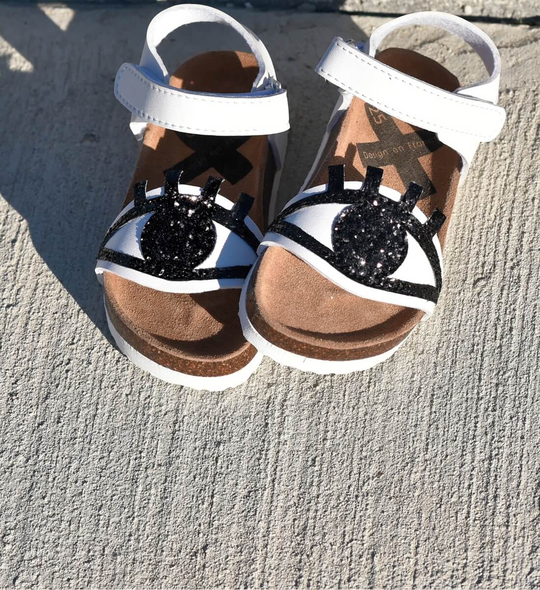 Sandals Galaxy eyes